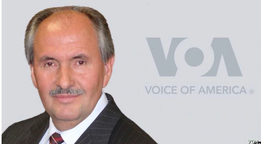 Dr. Elez Biberaj, ikona e gazetarisë dhe fjalës së lirë | KOHA JAVORE